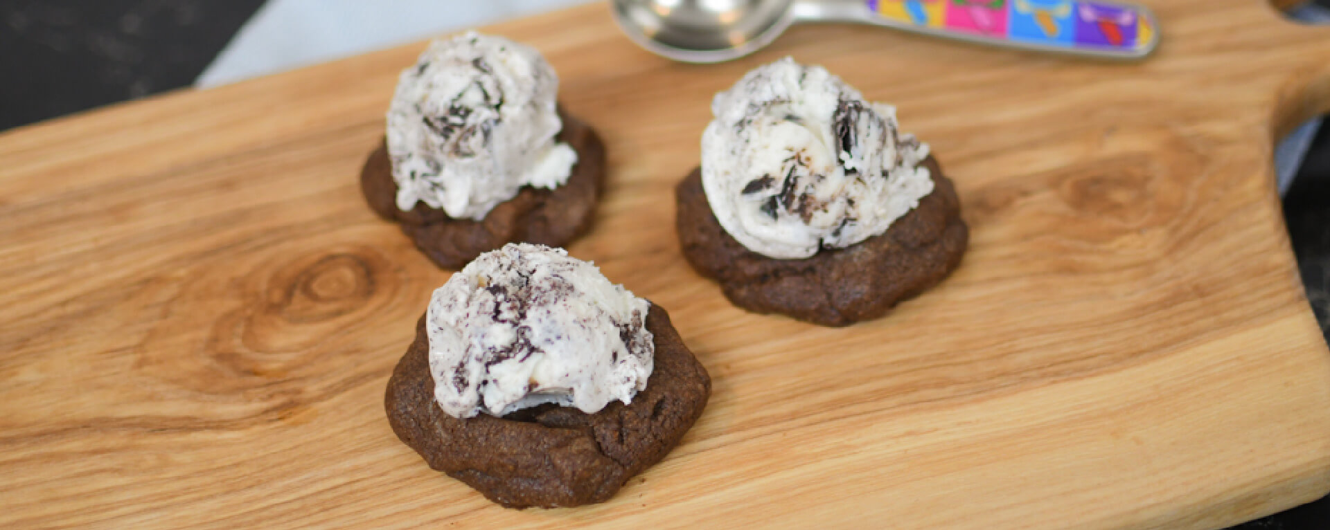 Moose Tracks Thumbprint Cookie Ice Cream Cup - Moose Tracks